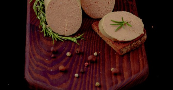 Vārīta liellopu aknu desa "Čehu"